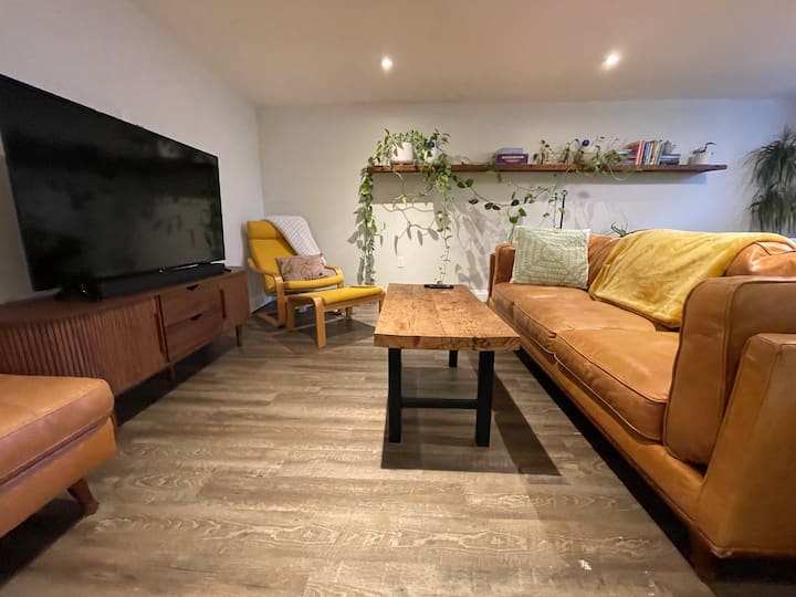 The Midland Nest | Cozy 2br Walkout Suite - Midland