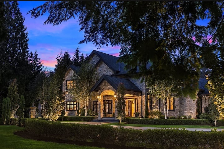 Bear Creek Manor - Redmond, WA