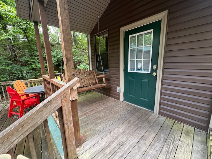 Deluxe Cabin, Sleeps 4, Queen Bed / Bunk Beds - Lake Catherine State Park, Hot Springs