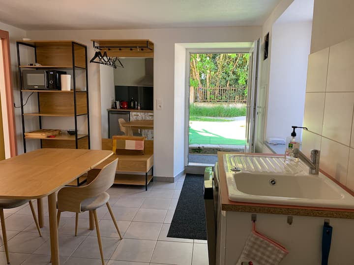 Appartement Rez De Chaussée Avec Jardin, Au Calme. - Audincourt