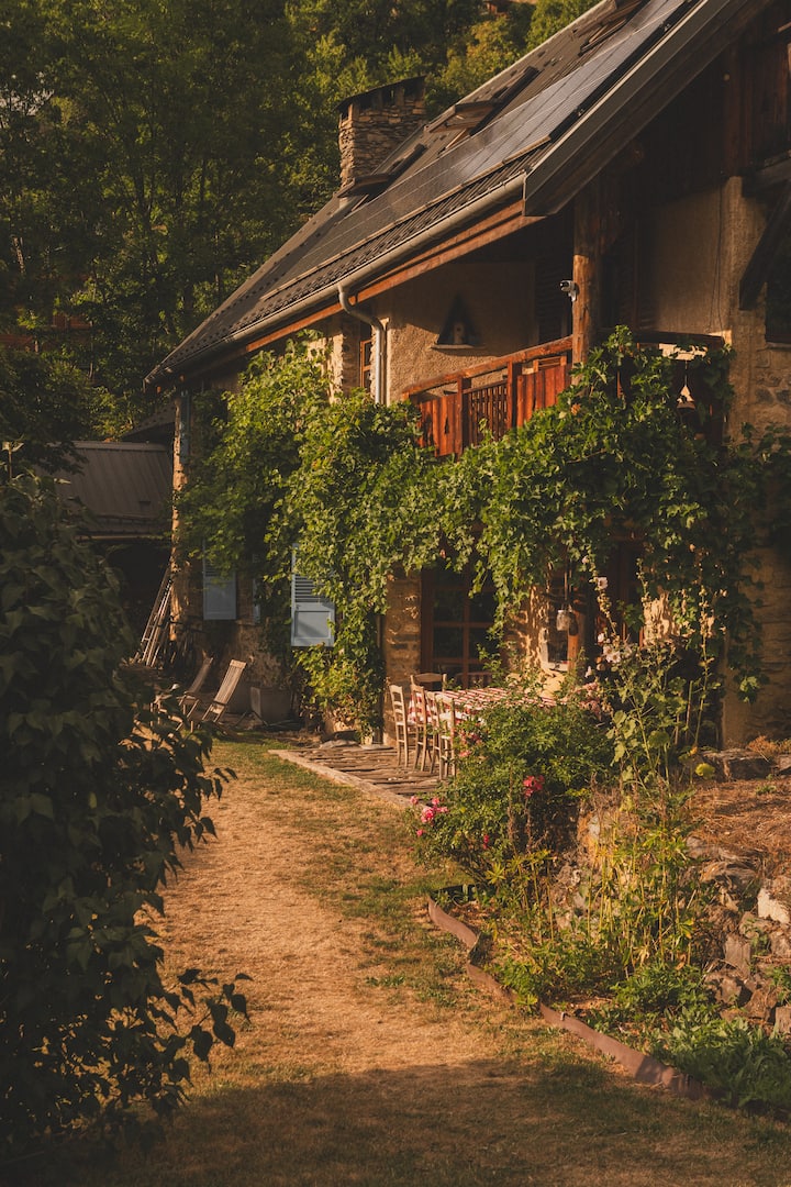 Alpine Farmhouse  4br/4ba Near Alpe Dhuez - Le Bourg-d'Oisans