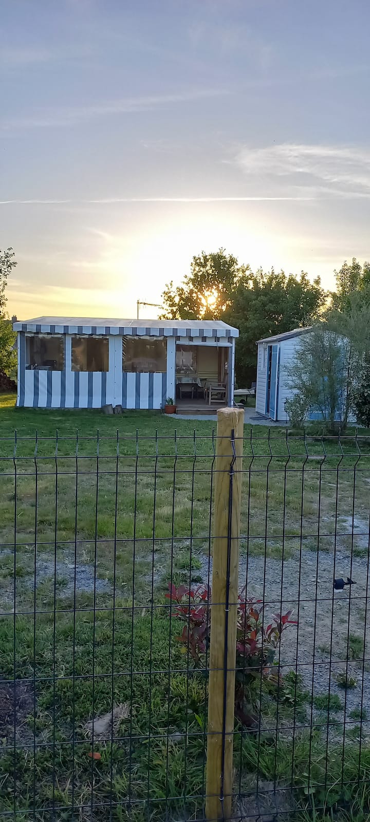 Caravane Sur Terrain Privé Clos à 300 M De La Mer - Saint-Molf
