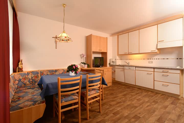 Dolomites Cesa Sella Apartment 2 - Selva di Val Gardena