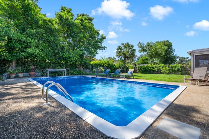 Sunset On The Coast | Private Pool | Dog Friendly - Pensacola, FL