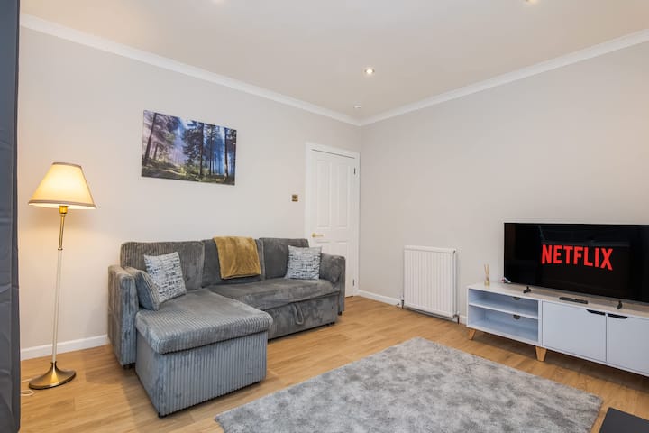 Premium Aberdeen Home | Parking + Fast Wifi - Aberdeen