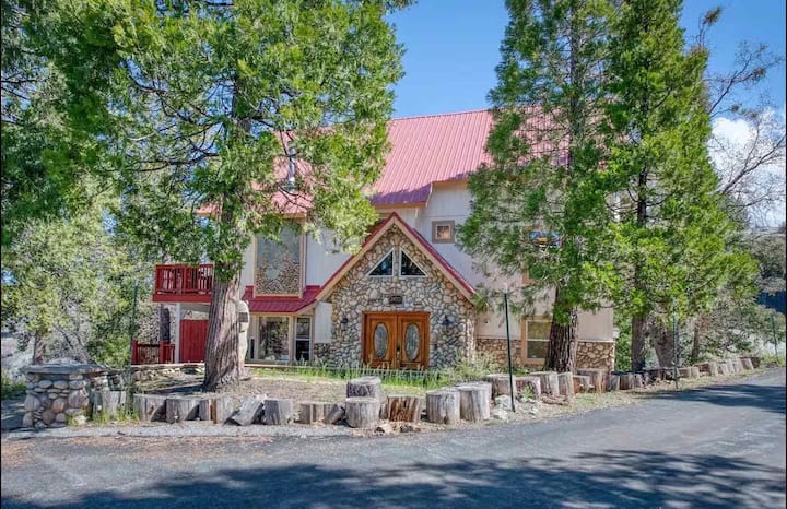 Serene Carriage House Retreat | 4br • 3ba - Shaver Lake, CA