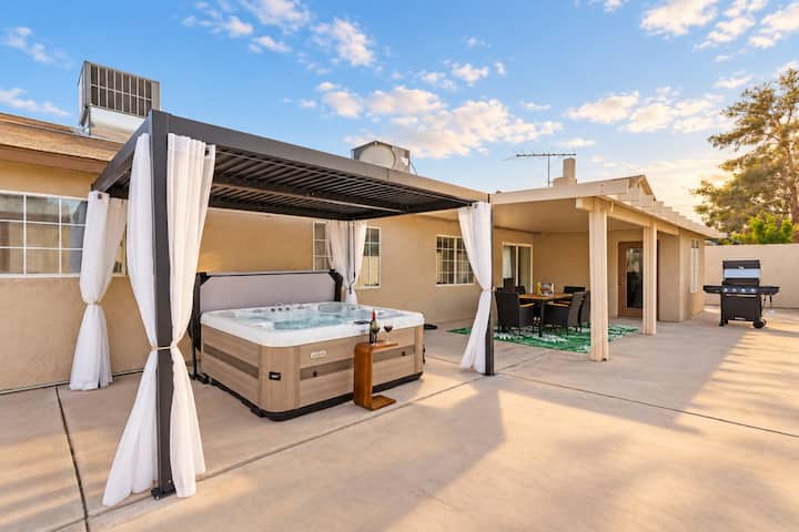 Spacious 7br_hot Tub_bbq_games_8 Mins To Strip! - Las Vegas, NV