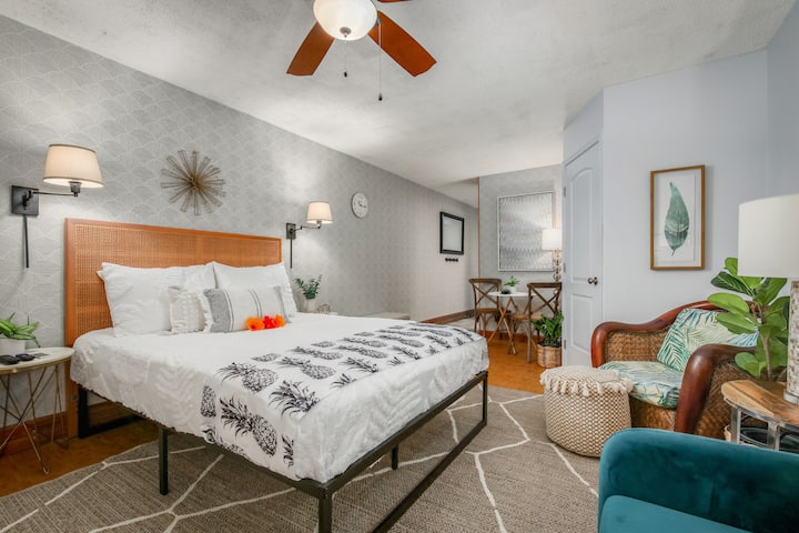 Centrally Located In Downtown Kailua-kona - Kailua-Kona, HI