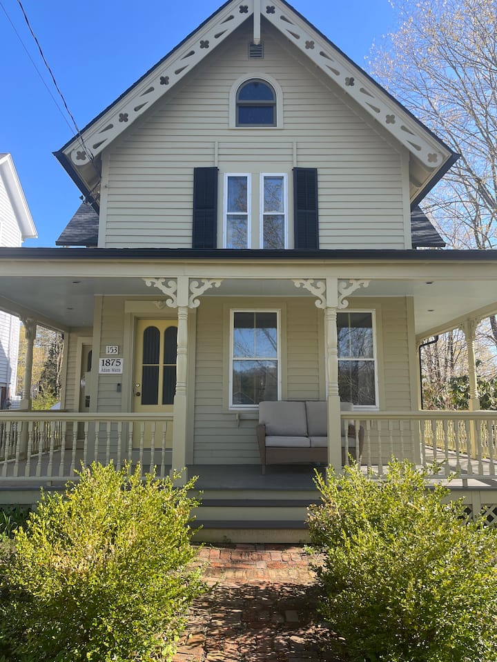 1875 Victorian In Litchfield Historic District - Litchfield, CT
