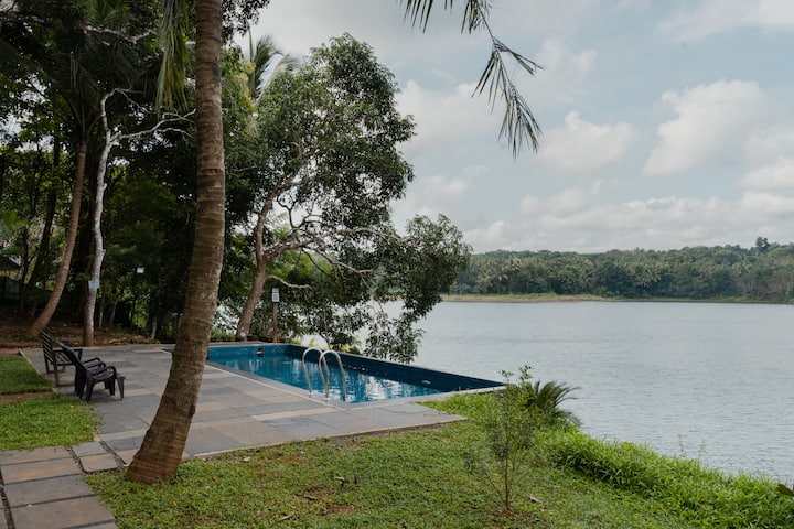 Villa By The Lake, Poomala - Thrissur