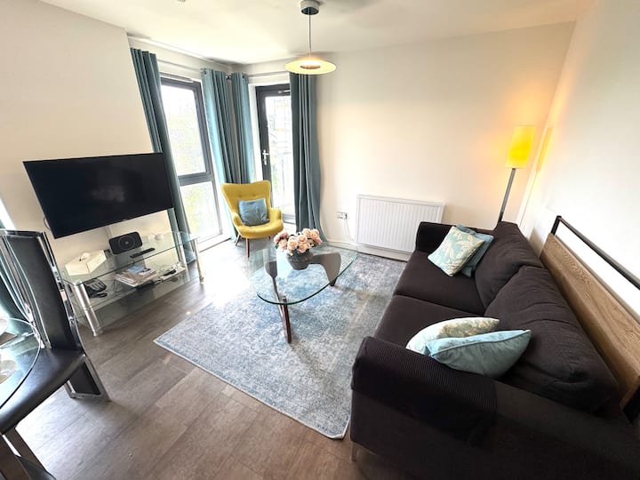 Stylish Serviced Apartment In Central Woking - Woking