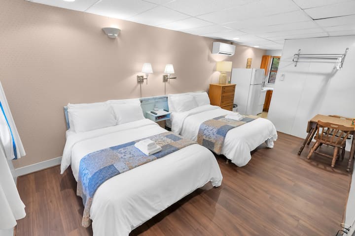 Keuka Cove Inn - Room #12 (Two Beds) - Penn Yan, NY