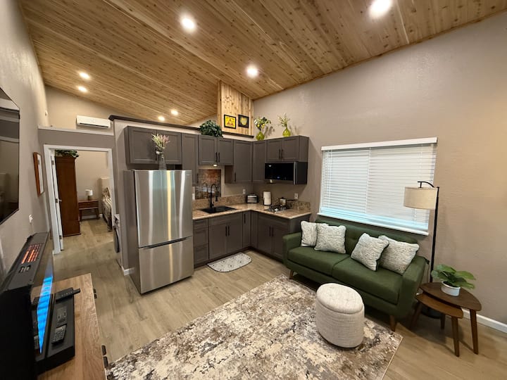 Bell Brook Retreat - Auburn, CA