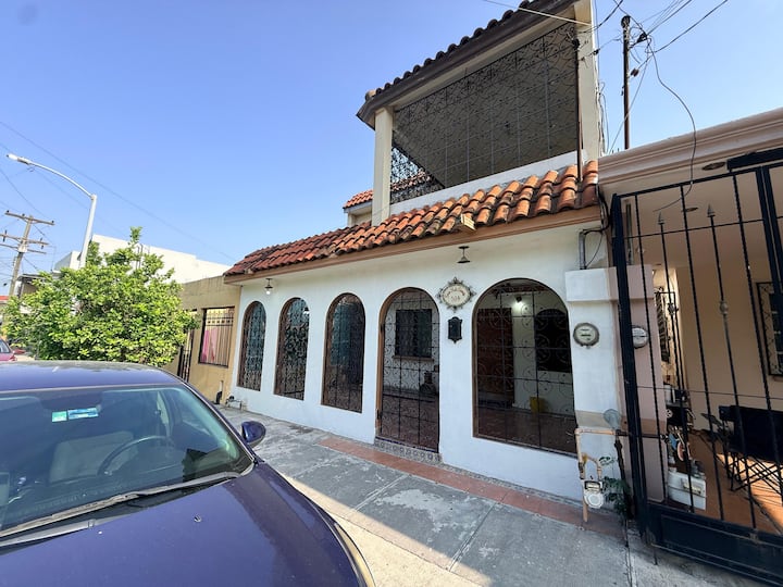 Warm Mexican Style Home, With Amazing Rustic Look. - Monterrey