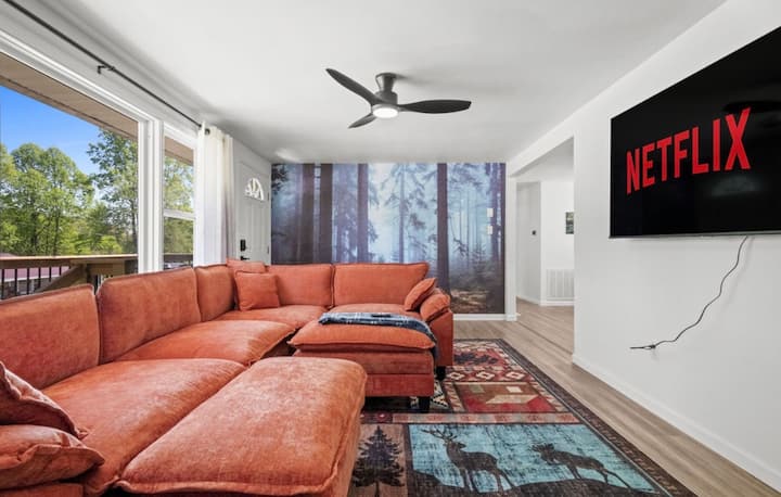 Hot Tub + Game Room For 16 | 9 Min New River Gorge - Fayetteville, WV