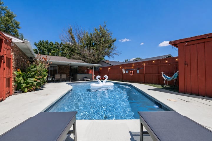 5br W/ Pool & Hot Tub • Walk To Lake Ray Hubbard - Rockwall, TX