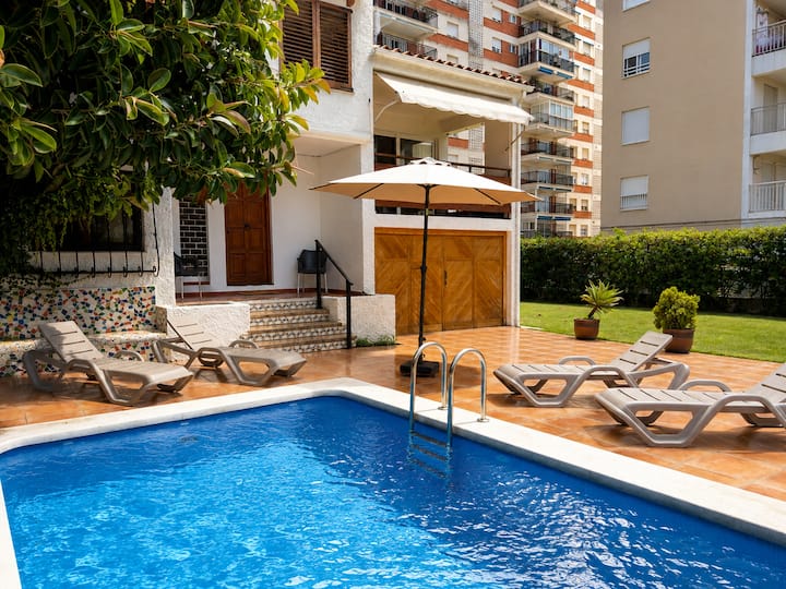 Preciosa Villa A Pie De Playa Con Piscina Privada. - Benicasim