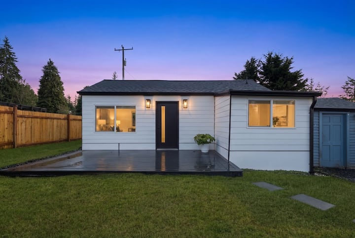Shoreline Warm & Welcoming House - Shoreline