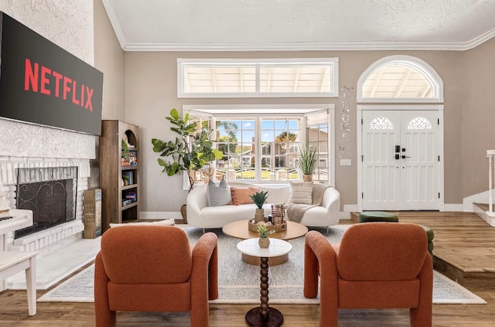 5 Min To Beach + Pier: Coastal Game Yard Oc Escape - Huntington Beach, CA