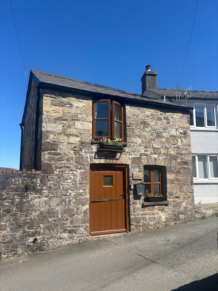 Canal-side Cosy Cottage | Brecon Beacons Escape - Abergavenny