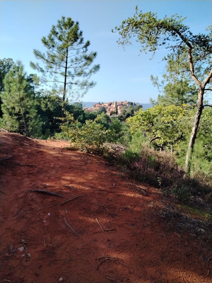 Studio Avec Vue Sur Le Luberon. - Roussillon