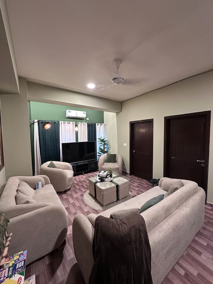 Manzil • Modern 3br W/ City Views & Balcony - Islamabad