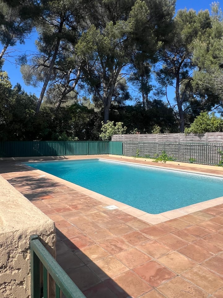 Maisonnette Calme Avec Piscine -Côte D'azur - Golfe-Juan