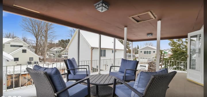 Track Apt! 2 Blocks To Track & Few Blocks To Town! - Saratoga Springs, NY