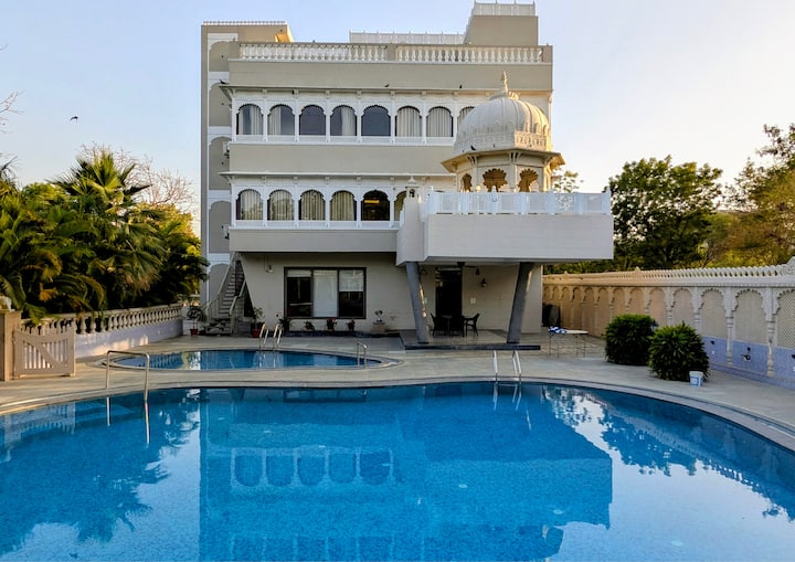 Casa Ganga | 6bhk Estate W Celebration Hall & Pool - Udaipur