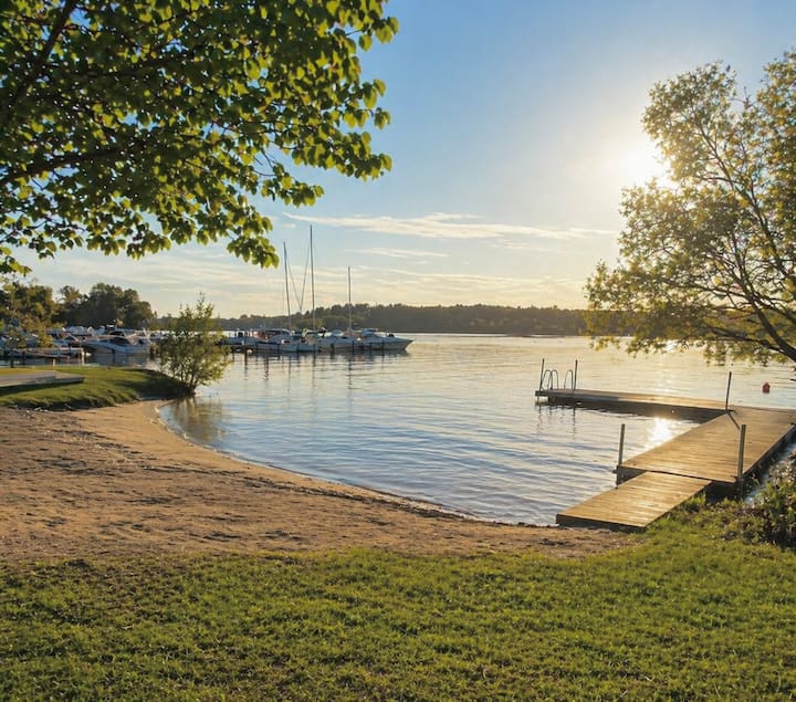 Unikt Radhus I Naturnära Miljö - Stockholm