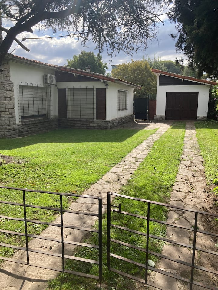Casa Con Parque A Minutos De Temaiken Y Del Fleni - Villa Rosa