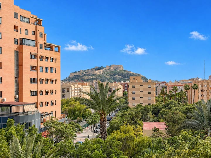 Espacioso Con Vistas Al Castillo, Piscina Y Garaje - Alicante