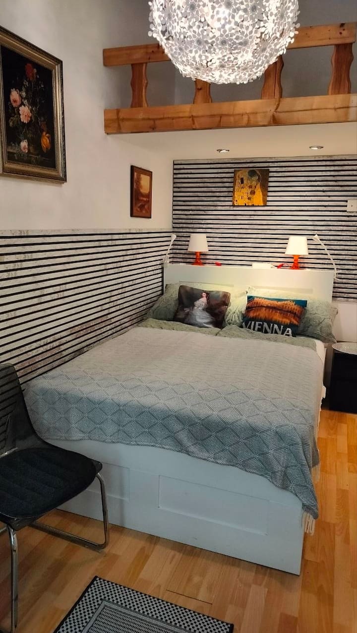 3 Kleine Gemütliche Zimmer Wohnung - Bécs