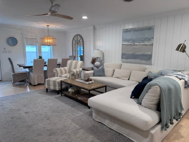 Luxury Townhouse On Beach Block With Ocean Views - Rehoboth Beach, DE