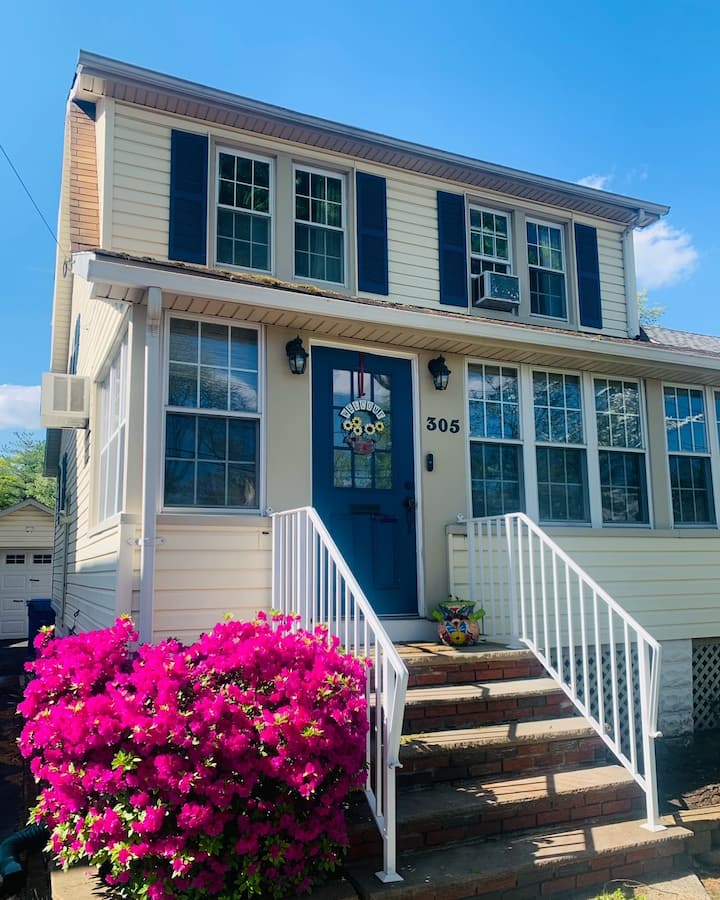 Charming Home Steps To Vibrant Main St And Train - New Brunswick, NJ