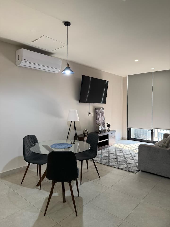 Amplio Y Céntrico | 2 Habitaciones | 2 Baños - Monterrey
