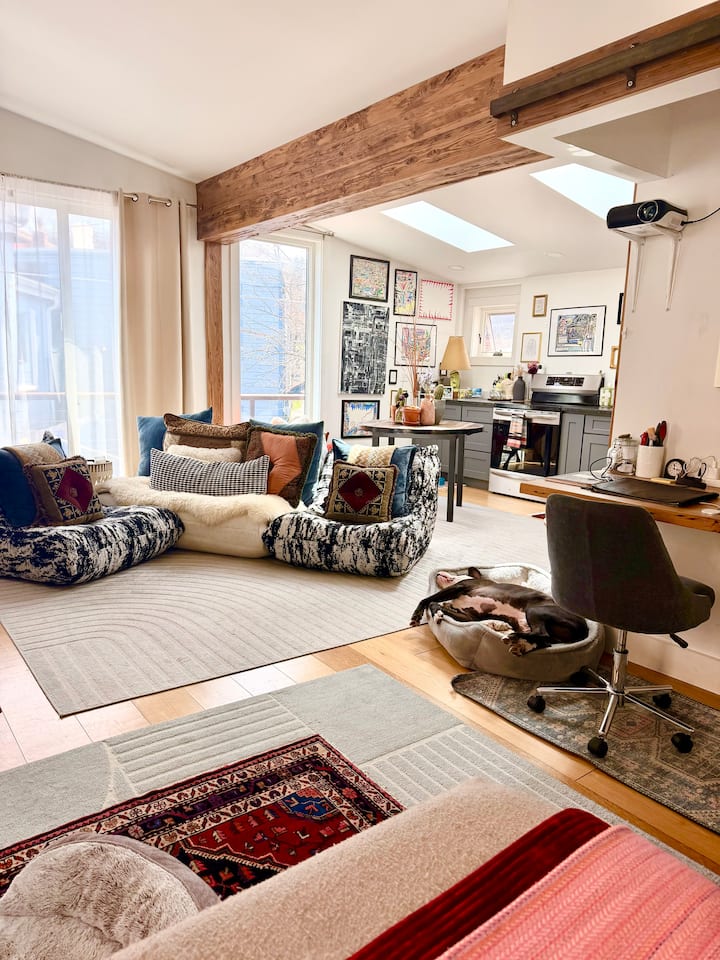Bright Hudson Loft | Artist Vibe | Walk Everywhere - Hudson, NY
