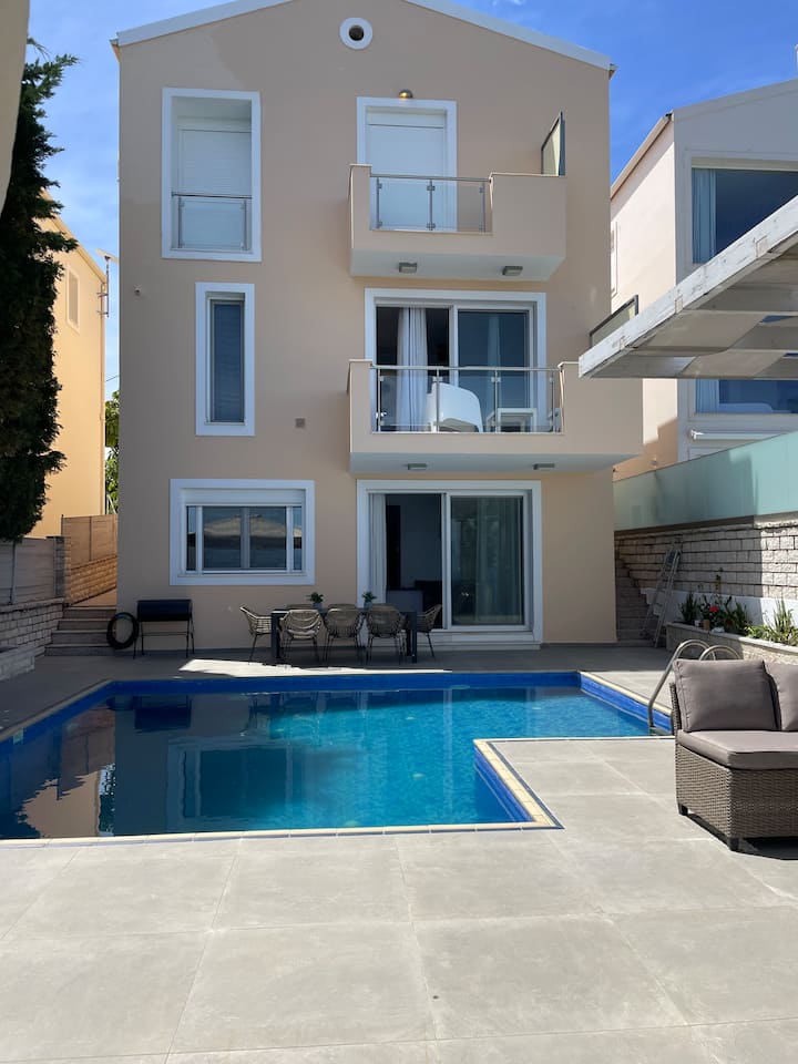 Gold Pearl Maggie Sea View Villa - Corfu