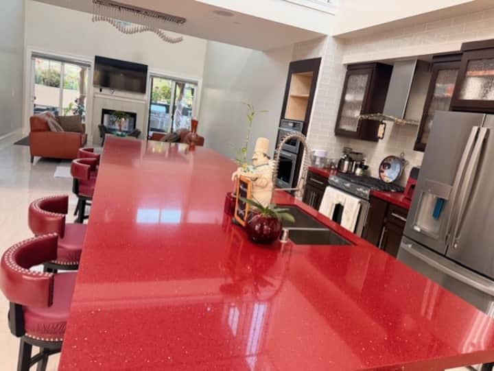 Large Home On A 1/2 Acre In Beautiful Redwood City - Redwood City, CA