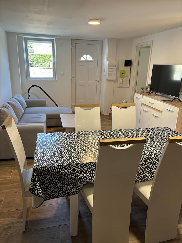Agréable Appartement F3 De Plain-pied Climatisée - Montceau-les-Mines