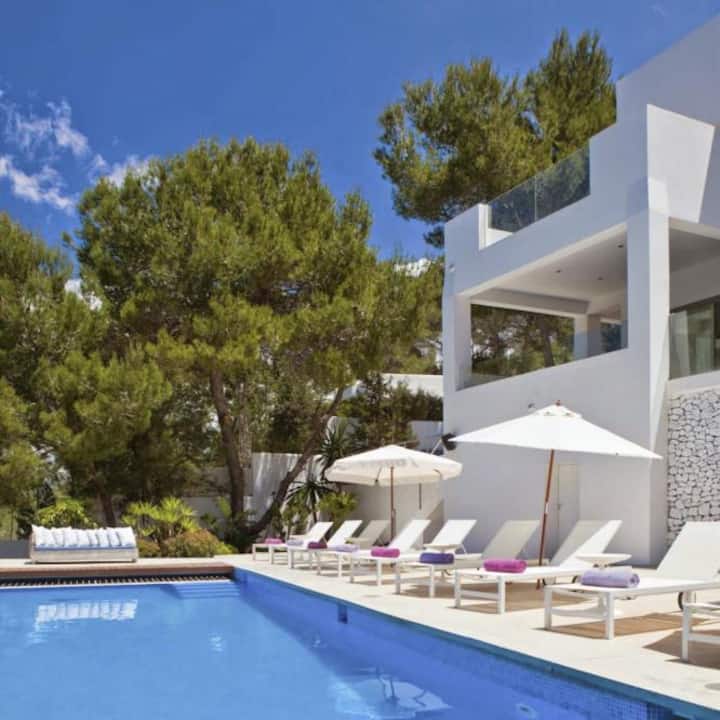 Lovely Villa With Private Pool - Es Pujols