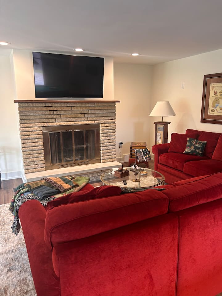 Relaxed Getaway Retreat Located On Golf Course - Butler, PA