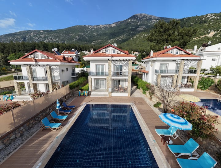 Villa Marin, Büyük Havuzlu, Bahçeli 5+1 Villa - Fethiye