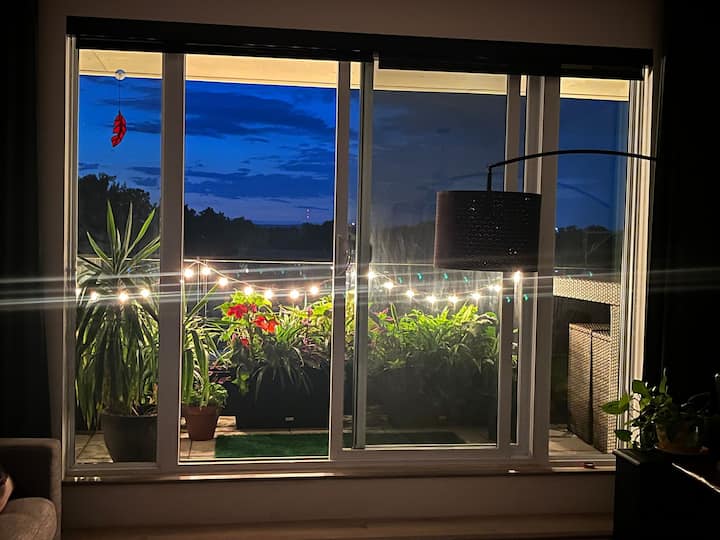 Lovely "Penthouse" In Historic Riverside Aylmer! - Gatineau
