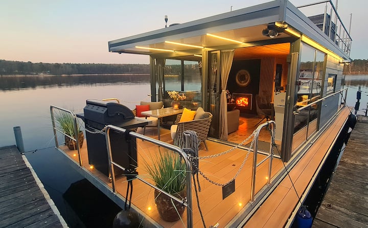 Design Hausboot Am See Bei Berlin – Sauna & Kamin - Bestensee