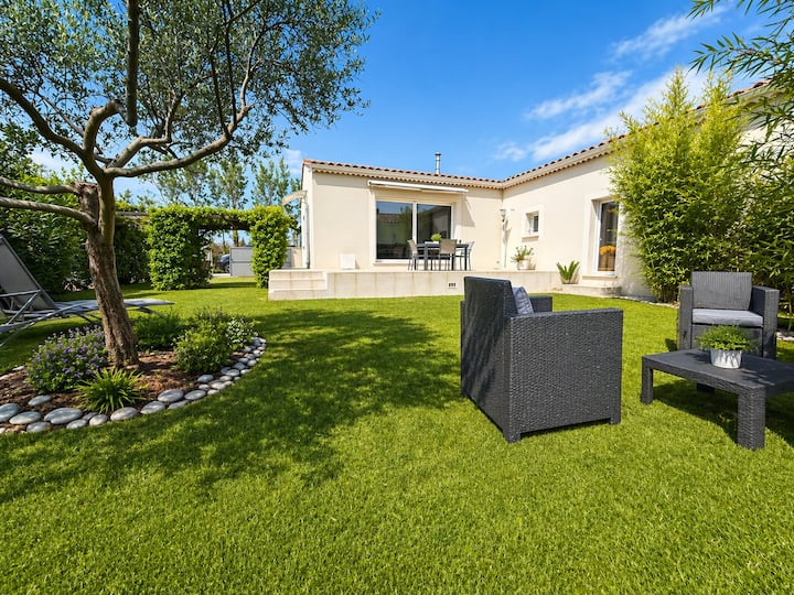 Villa 8 Personnes, Proche Centre-ville - Le Thor