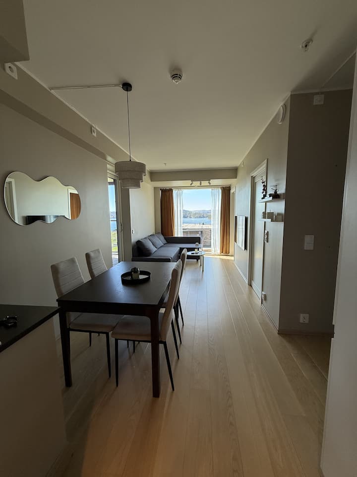 Leilighet På Nesttun, Bergen - グリーンランド