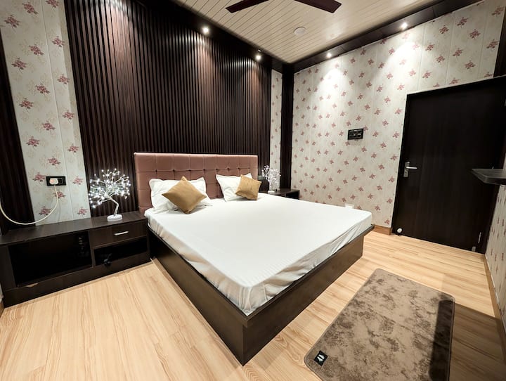 Spacious 2bhk Near Assi Ghat, Varanasi - India