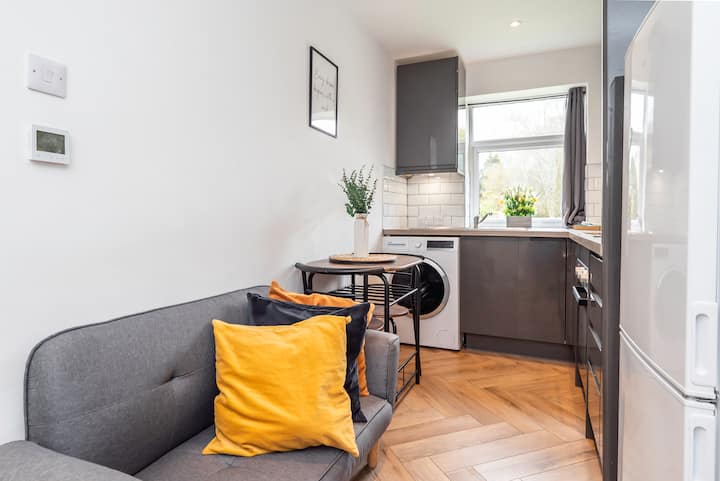 Charming Village Stay | Free Parking | 4ppl - Banbury
