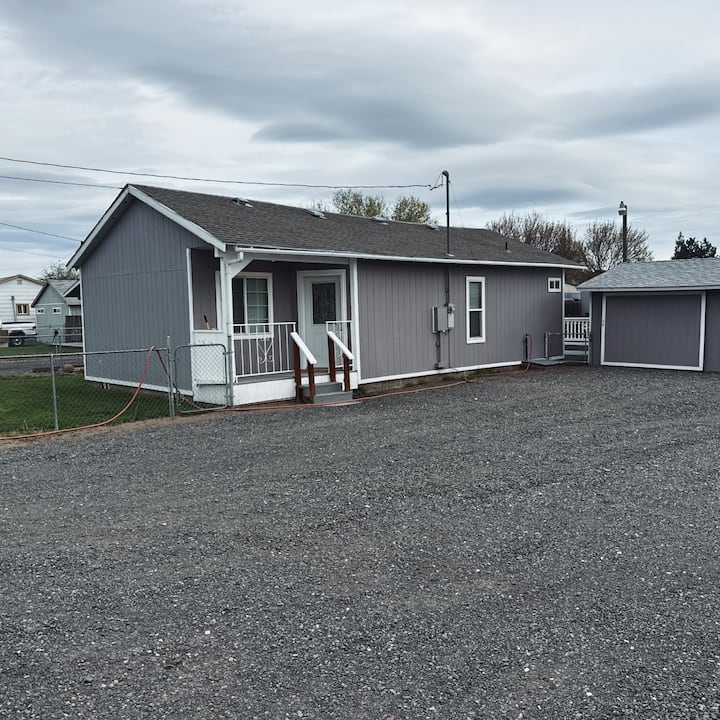 Adorable, Upgraded Home Set In Suburbs - Klamath Falls, OR